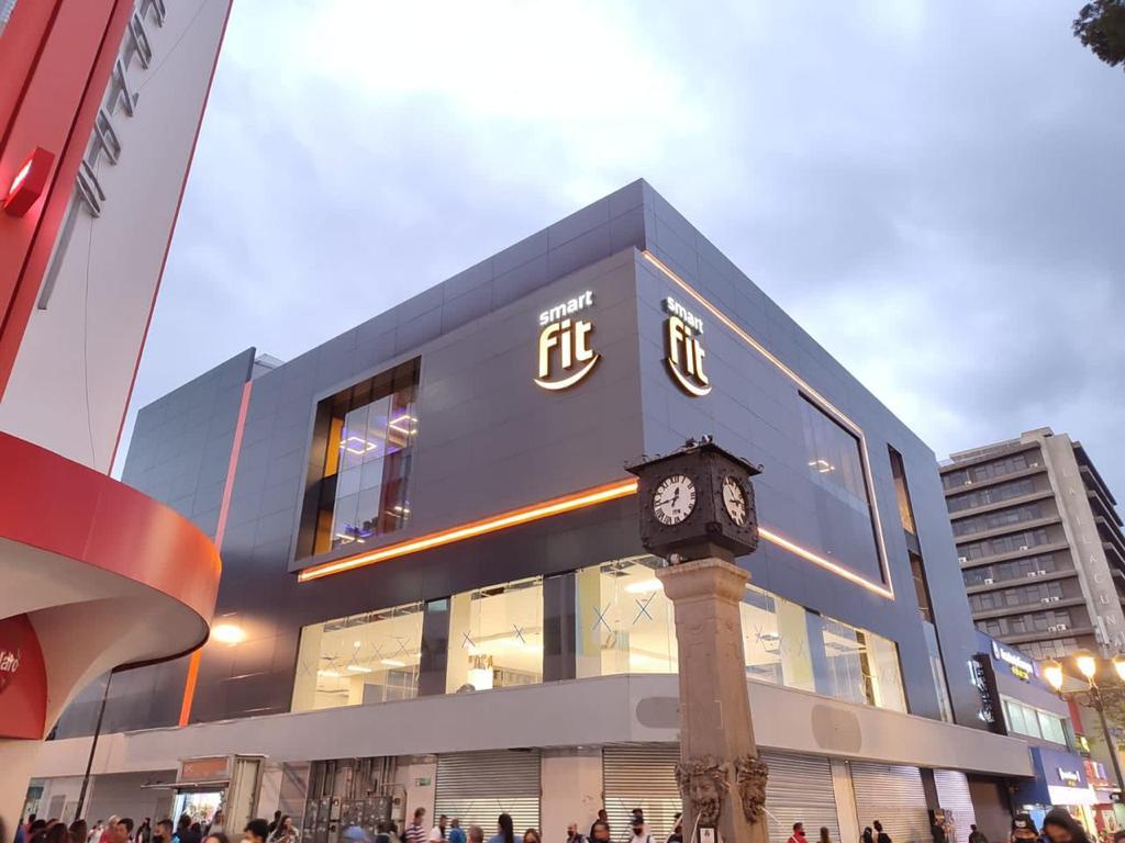 Alcobon® ACM - Aluminio Compuesto - Ramdom Materials & Equipment